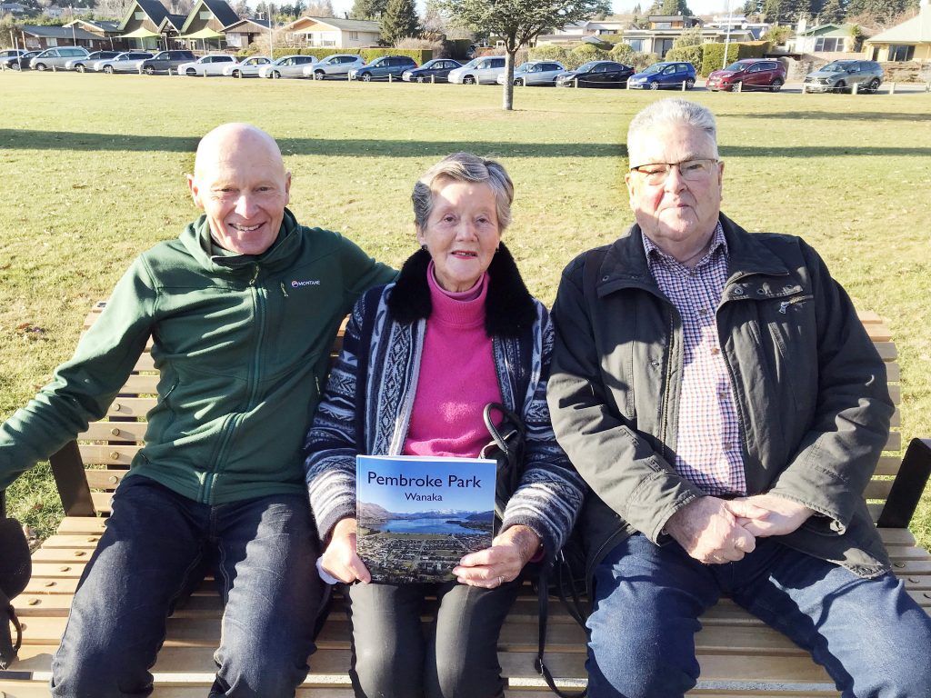 Bench honours dedication to park | The News