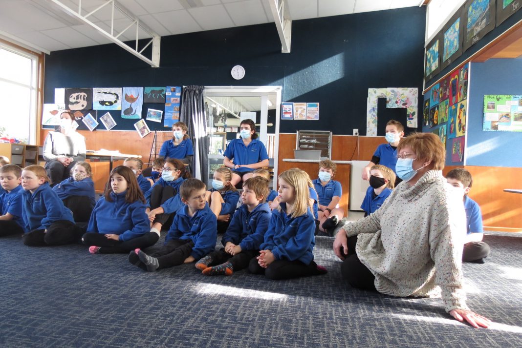 Millers Flat writer gifts treasure trove of books | The News